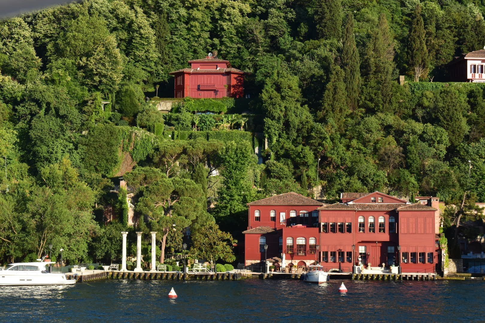 Ottoman Yalis on the Bosphorus: Historic and Architectural Gems