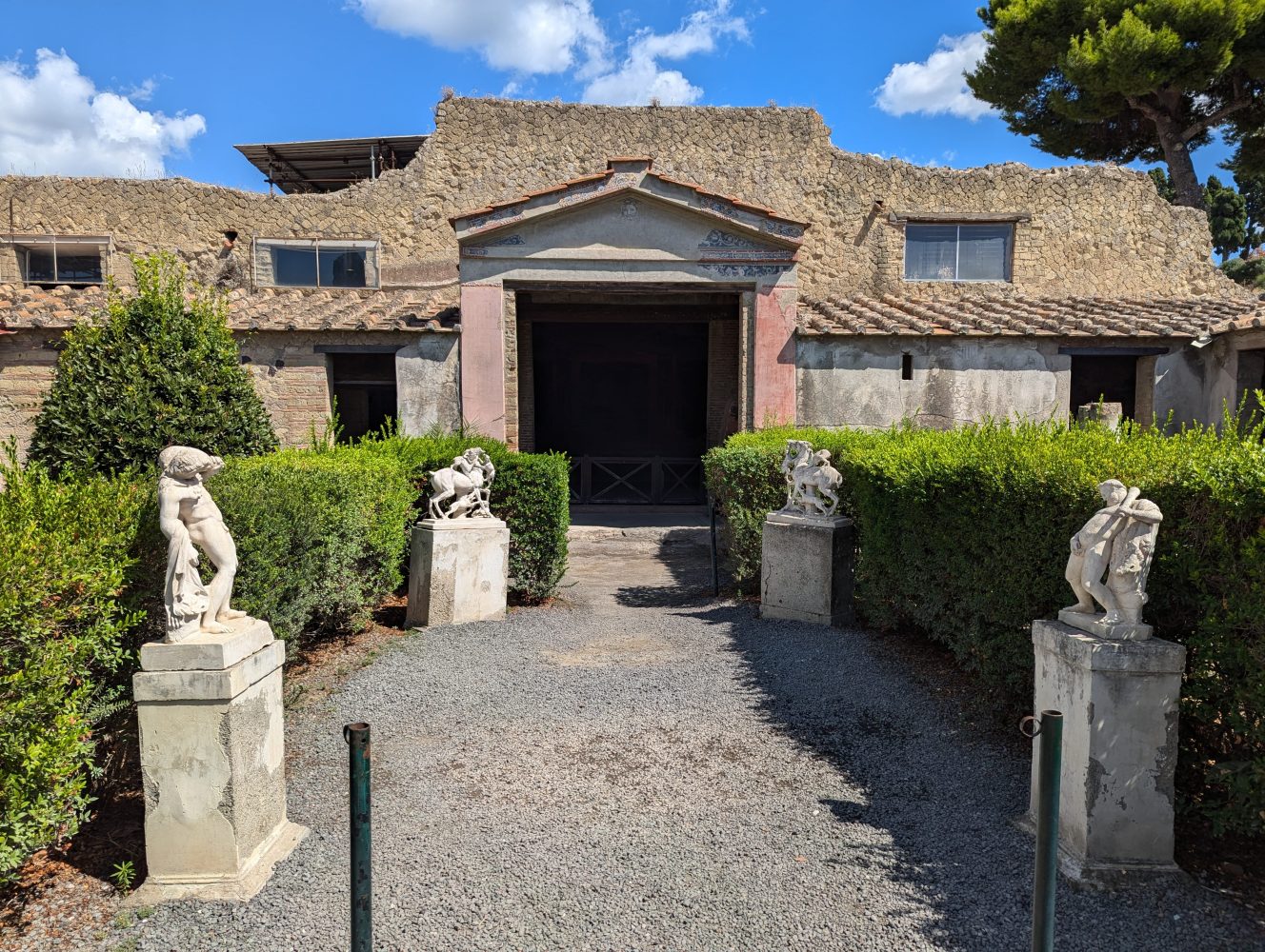 A Guide to Visiting Herculaneum (Including Highlights)