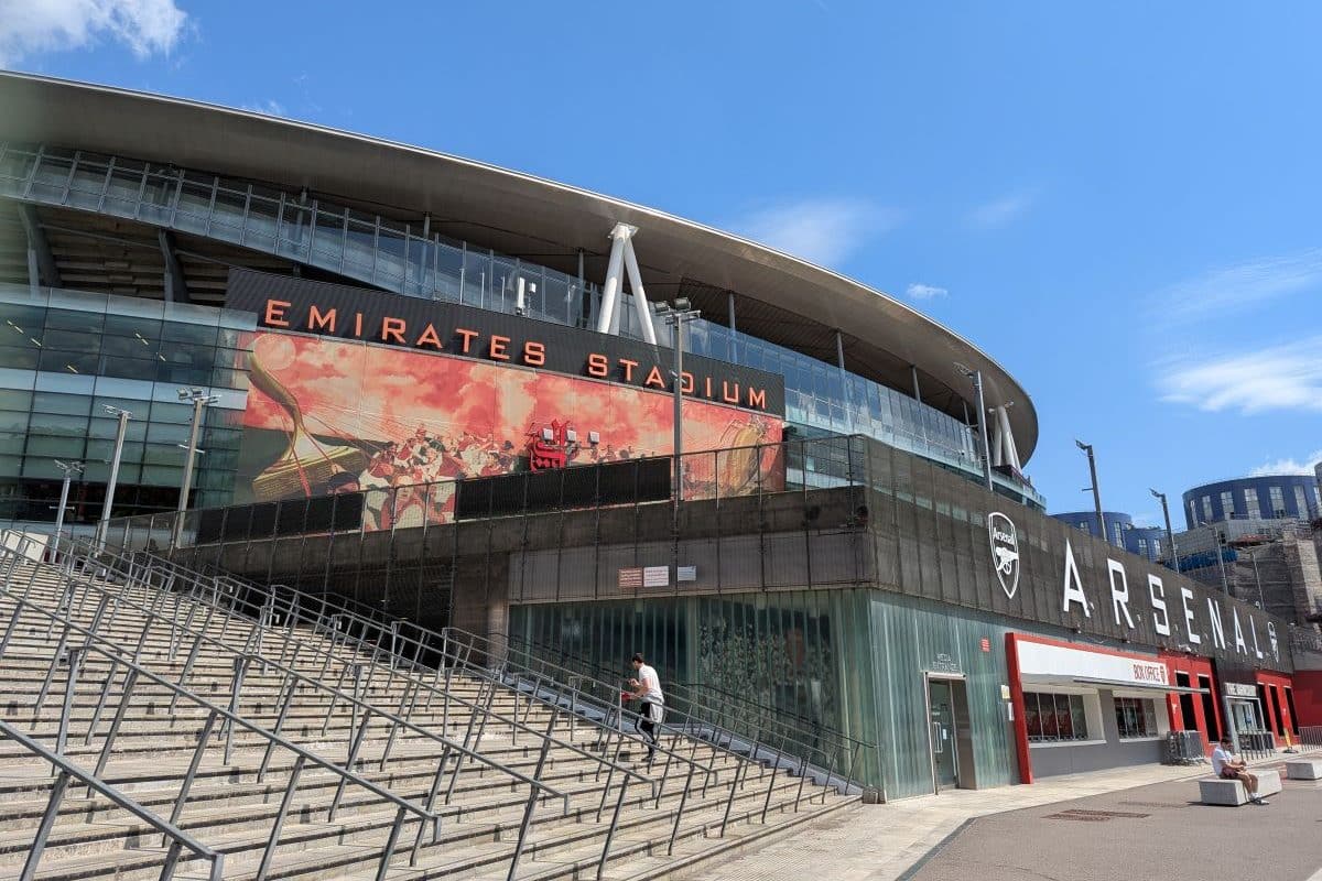 Where to Stay Near Emirates Stadium: 2025 Hotel & Area Guide